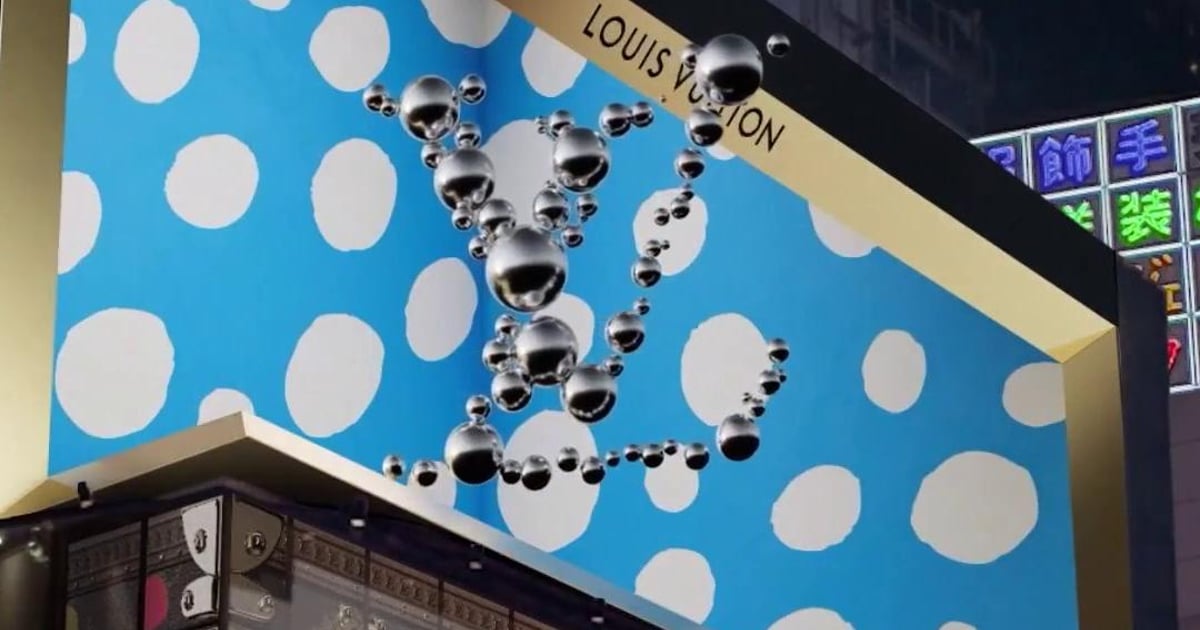 3D Billboard Louis Vuitton Suitcase Releases Sphere Magnets