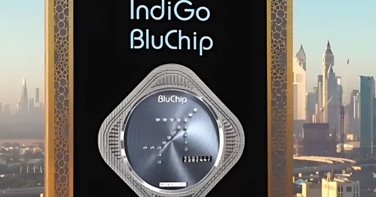 CGI Video IndiGo Poster Rolls Up at Dubai Landmark
