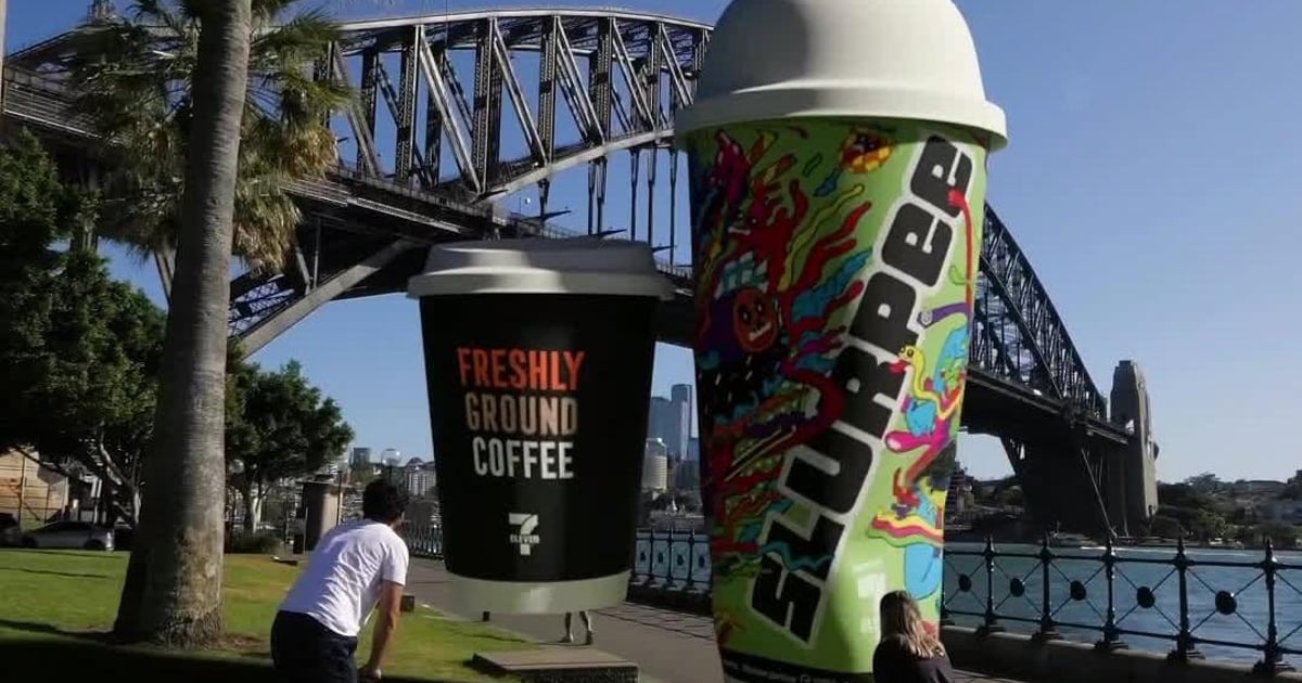CGI Video 7-Eleven Inflated Cups Take Off Near the Bridge