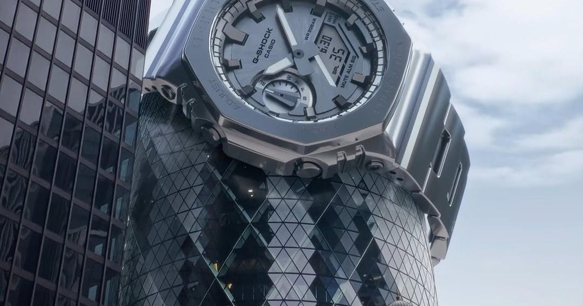 CGI Video G-SHOCK Gherkin Wears a Watch