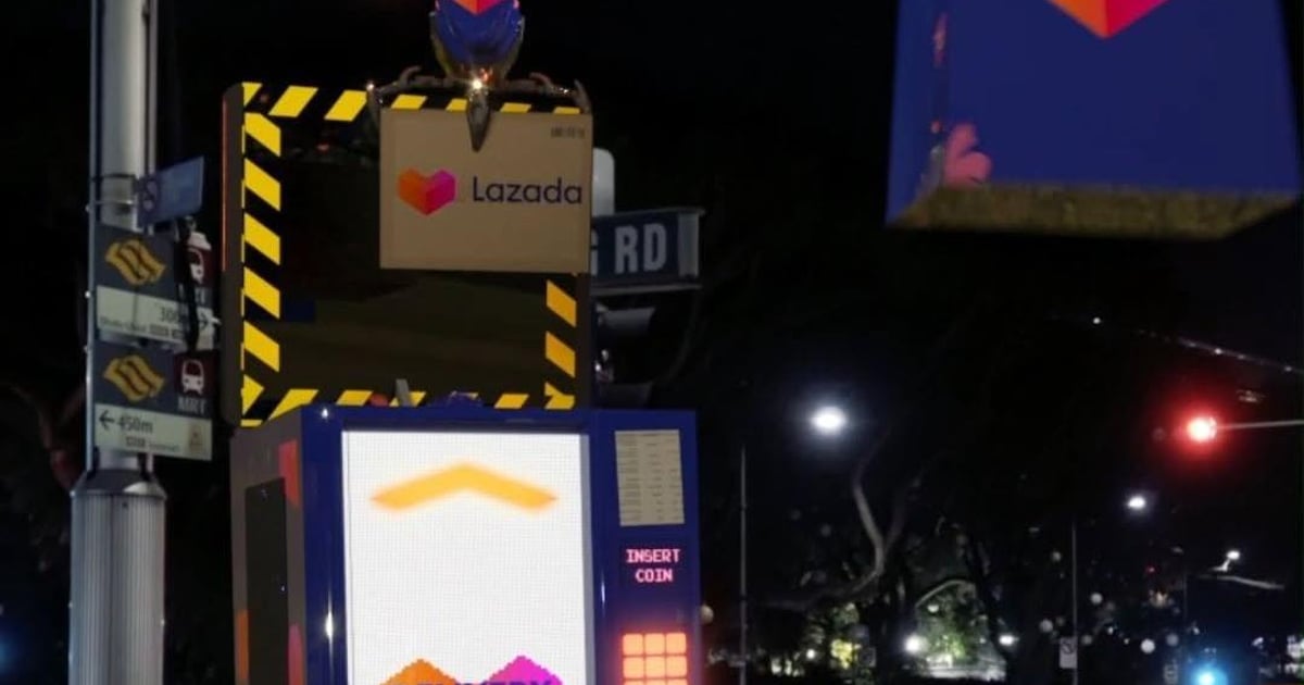 CGI Video Lazada Vending Machine Sends Boxes by Drones