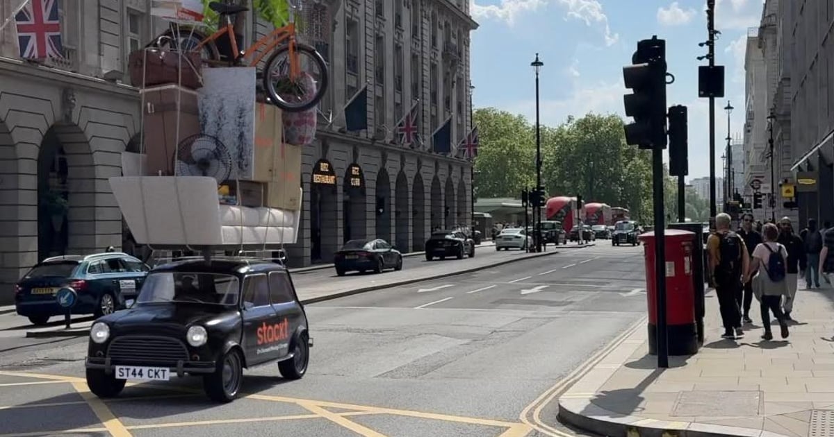 FOOH Ad Stackt Mini Cooper Stacked High on London Streets