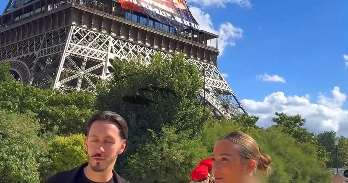 FOOH Ad Warner Bros Godzilla X Kong Blimps Over Paris