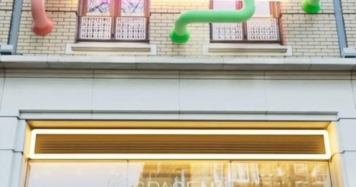 FOOH Ad Space NK Giant Slot Machine Installation at Store