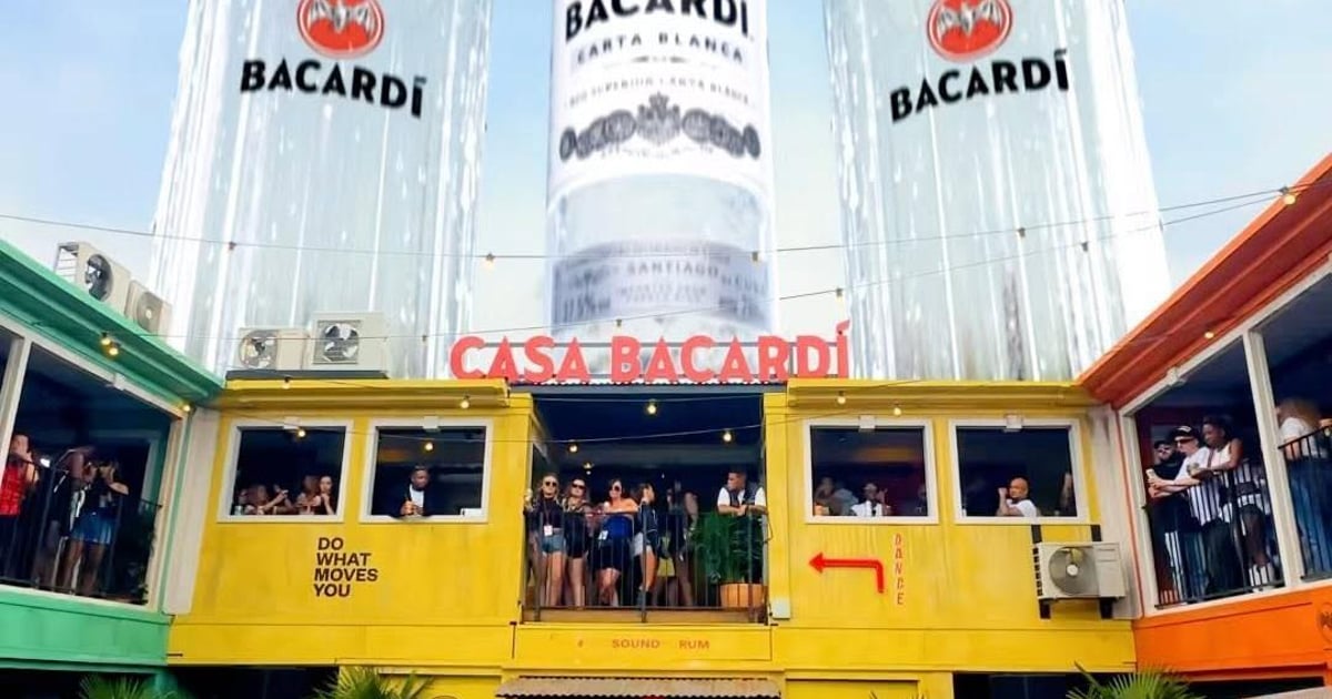 CGI Video Bacardi Giant Rum and Glasses on Casa Bacardi