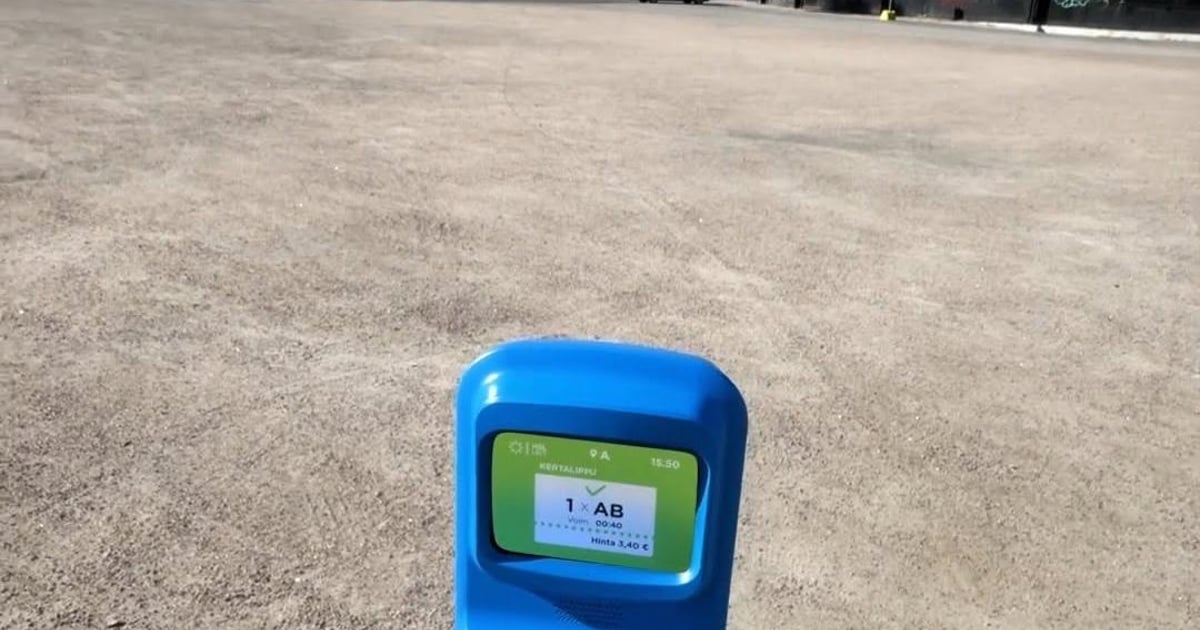 FOOH Ad HSL Card Tap Brings Blue Bus