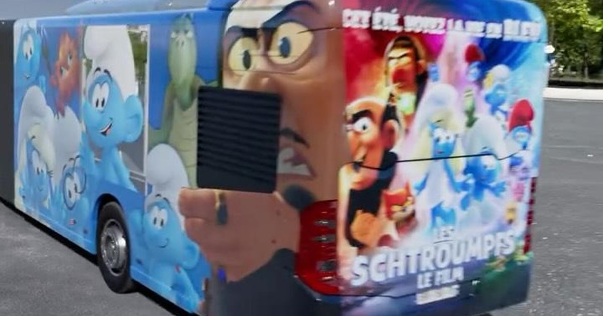 CGI Video Paramount Pictures Smurfs Bus Pass by Eiffel Tower