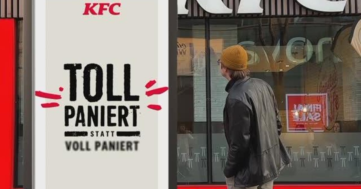 CGI Video KFC Giant Digital Board Falls on Pavement