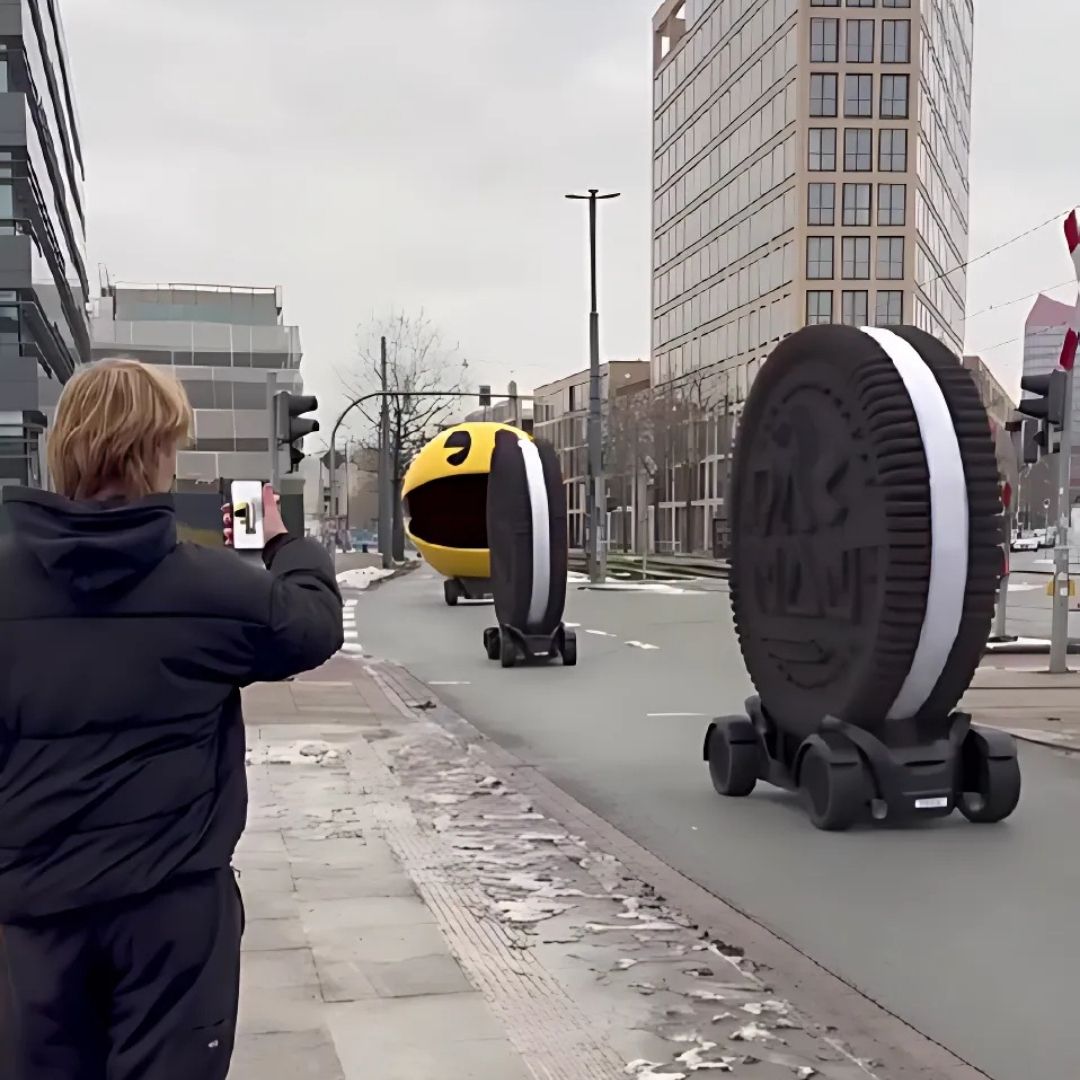FOOH Ad Oreo Massive Cookie Rolling Through City